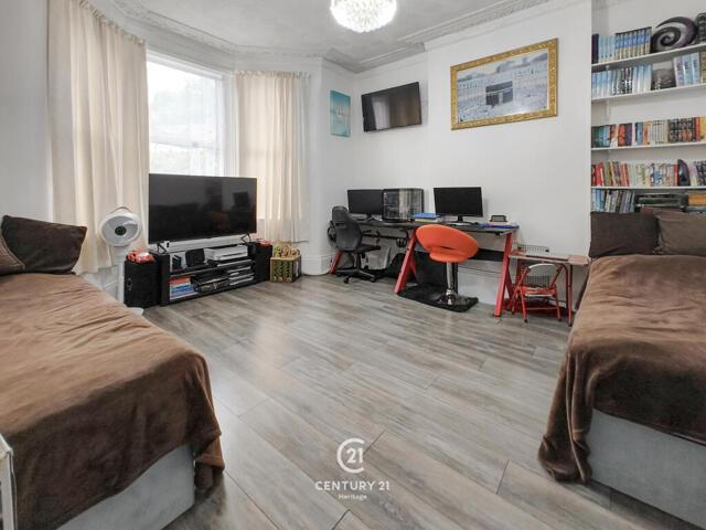 For Sale 4 Bedroom House Londres Great London DS101675945