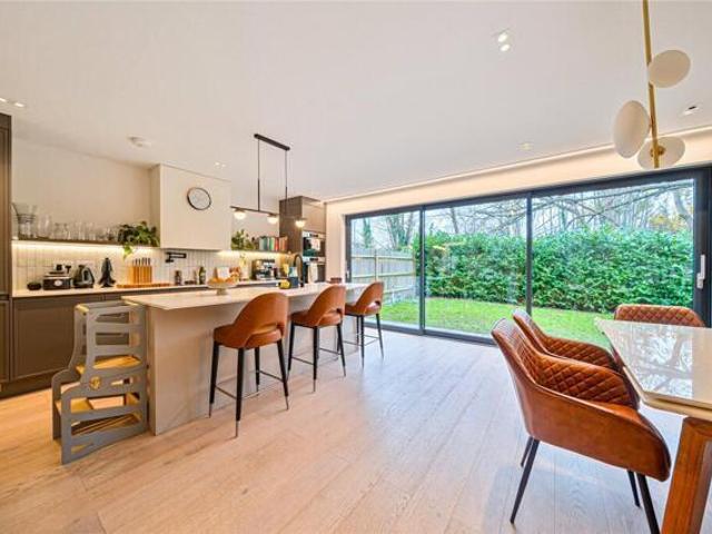 For Sale 4 Bedroom House Londres Greater London DLS98687537