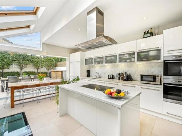 For Sale 4 Bedroom House Londres Greater London DLS100023963