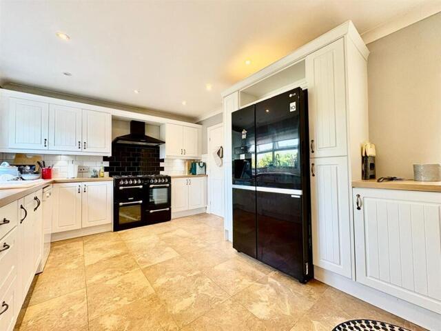 For Sale 4 Bedroom House Lancs Lancashire DLS100881707