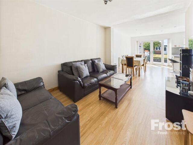 For Sale 4 Bedroom House Langley Slough DS99808720