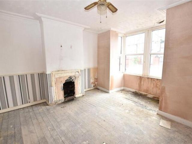 For Sale 4 Bedroom House Leeds West Yorkshire DS99571638