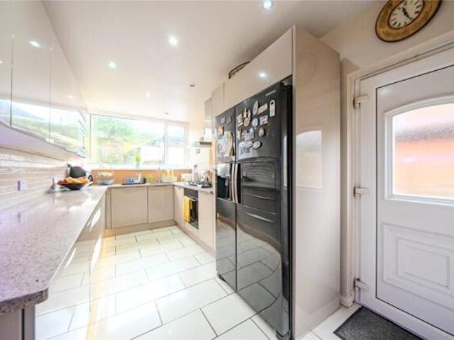 For Sale 4 Bedroom House Leeds West Yorkshire DS101316058