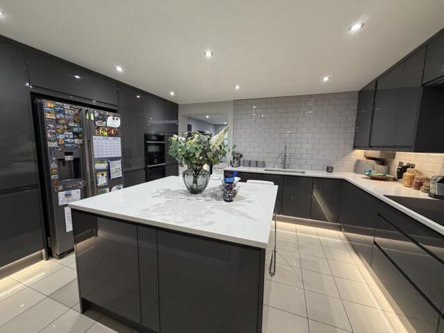 For Sale 4 Bedroom House Leicester Leicester DLS101676564