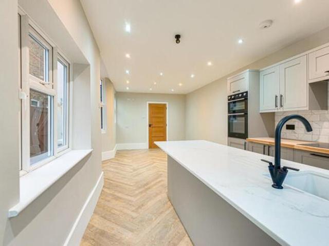 For Sale 4 Bedroom House Leigh Southend on Sea DLS100540813