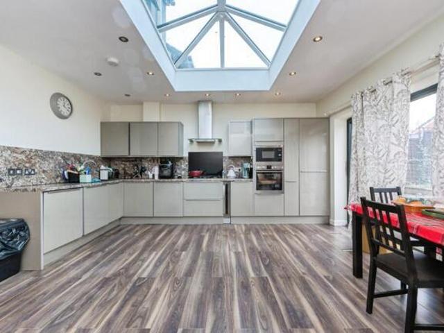 For Sale 4 Bedroom House Luton Luton DLS99608238