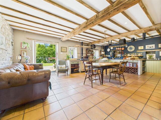 For Sale 4 Bedroom House Mangotsfield South Gloucestershire DLS100366450