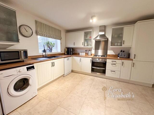 For Sale 4 Bedroom House Mansfield Nottinghamshire DLS101675811