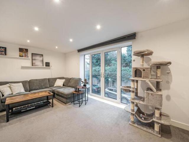 For Sale 4 Bedroom House Mitcham Greater London DLS89861840