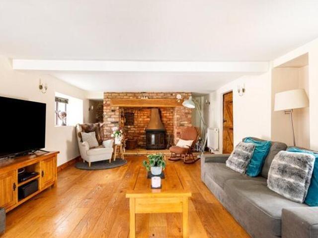 For Sale 4 Bedroom House Northampton Northamptonshire DLS100191754
