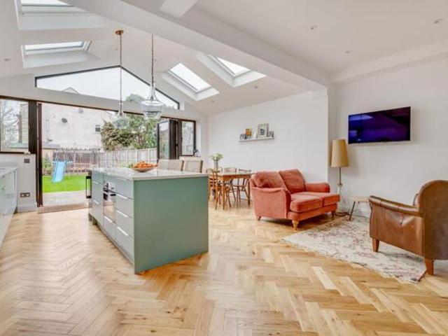 For Sale 4 Bedroom House New Malden Greater London DLS100158523