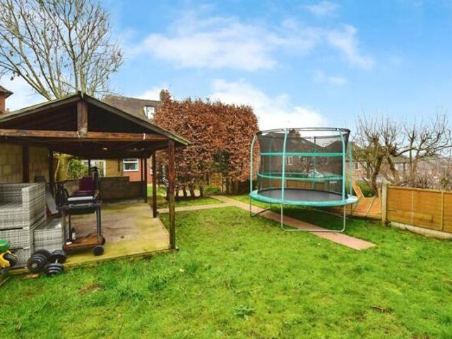 For Sale 4 Bedroom House Newcastle Under Lyme Staffordshire DS100191897