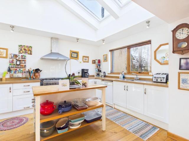 For Sale 4 Bedroom House Newtonmore Newtonmore DS101149969