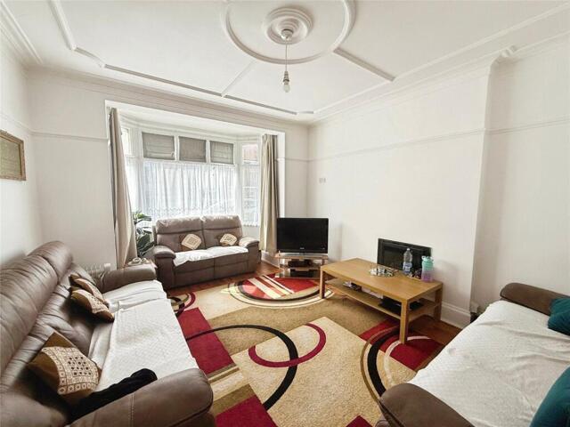 For Sale 4 Bedroom House Southend On Sea Essex DLS100540665