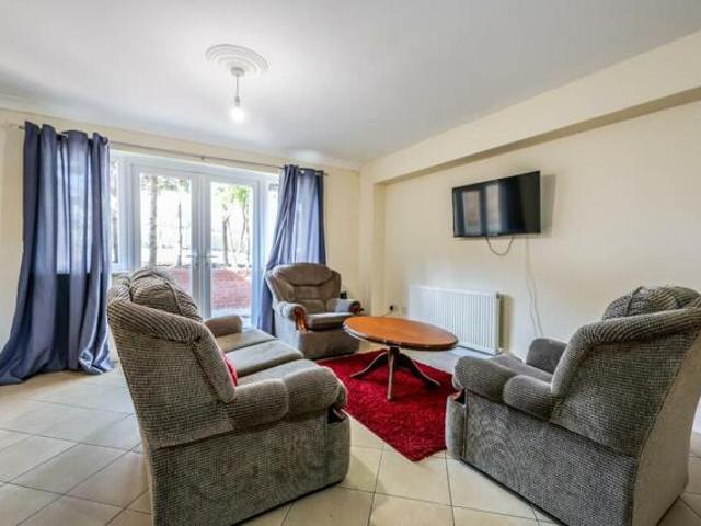 For Sale 4 Bedroom House Southend On Sea Essex DS98649217