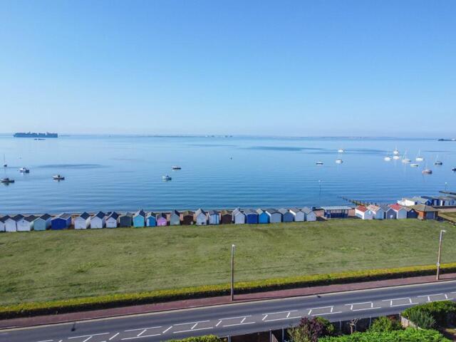 For Sale 4 Bedroom House Southend On Sea Southend on Sea DLS99381011