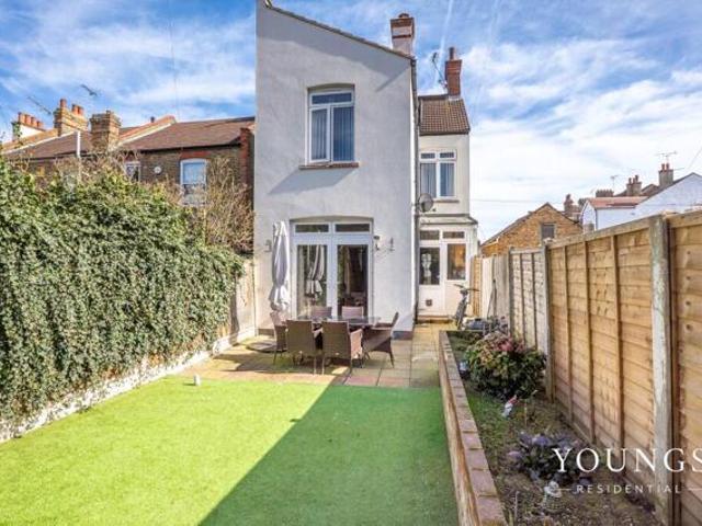 For Sale 4 Bedroom House Southend On Sea Southend on Sea DS101677683
