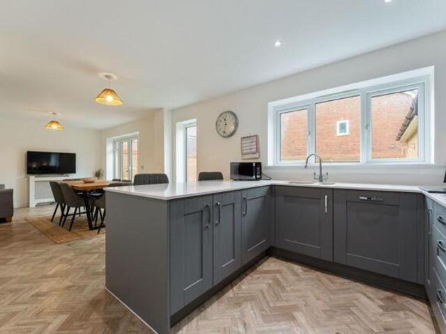 For Sale 4 Bedroom House Salisbury Wiltshire DS98119094