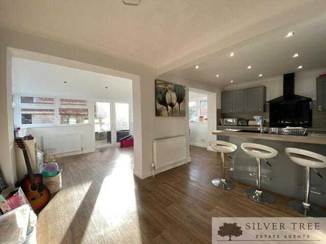For Sale 4 Bedroom House Scarborough North Yorkshire DS99523509