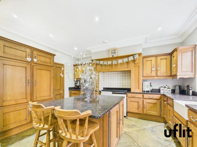 For Sale 4 Bedroom House Sheffield South Yorkshire DS100366454