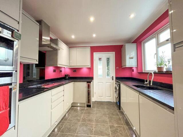 For Sale 4 Bedroom House Sittingbourne Kent DS88753011