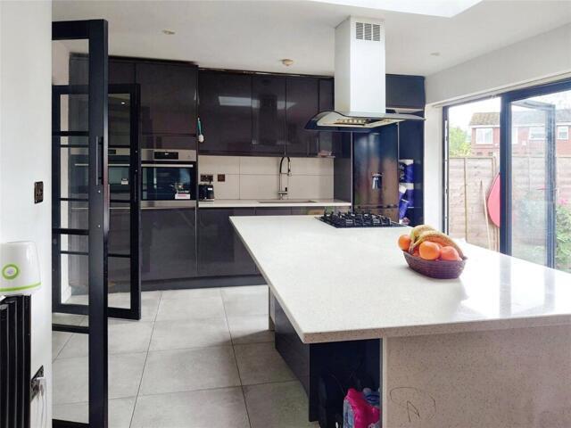 For Sale 4 Bedroom House Slough Berkshire DLS98612641