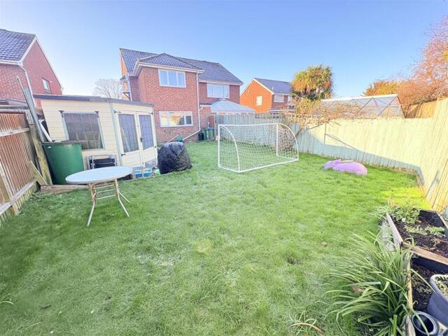 For Sale 4 Bedroom House Stubbington Stubbington DLS99571608