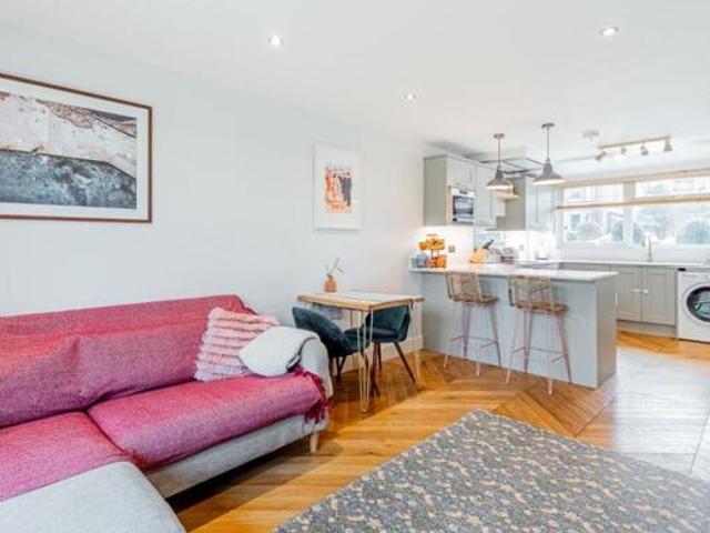 For Sale 4 Bedroom House St. Albans Hertfordshire DLS98903754