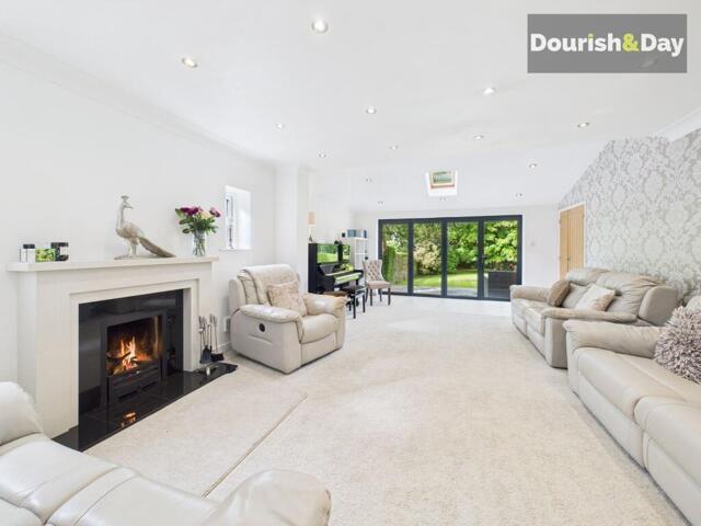For Sale 4 Bedroom House Stafford Staffordshire DS98377437