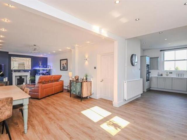 For Sale 4 Bedroom House Staffordshire Staffordshire DLS100825009