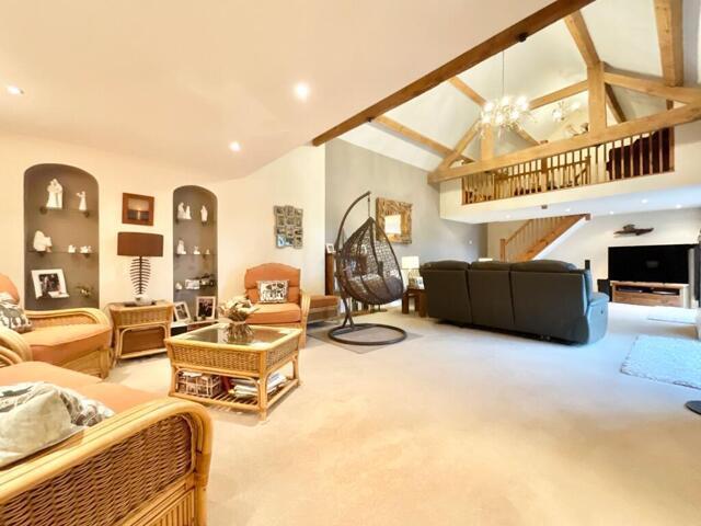 For Sale 4 Bedroom House Staffordshire Staffordshire DS101025969
