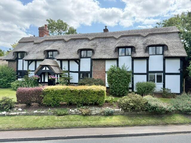 For Sale 4 Bedroom House Staffordshire Staffordshire DS98765775