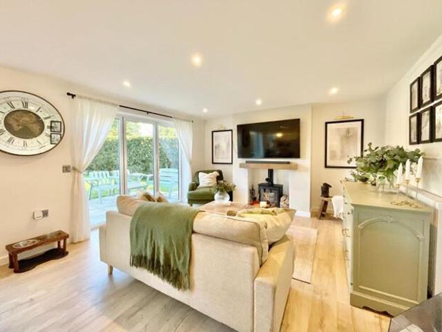 For Sale 4 Bedroom House Staffordshire Staffordshire DS99161552