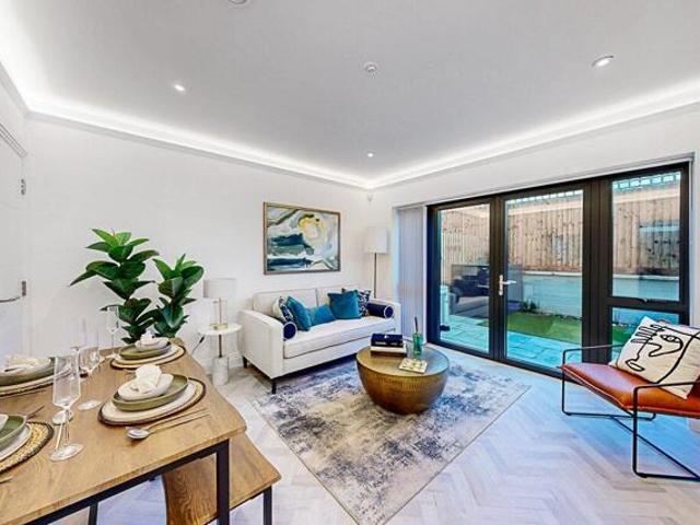 For Sale 4 Bedroom House Stanmore Greater London DLS98835018