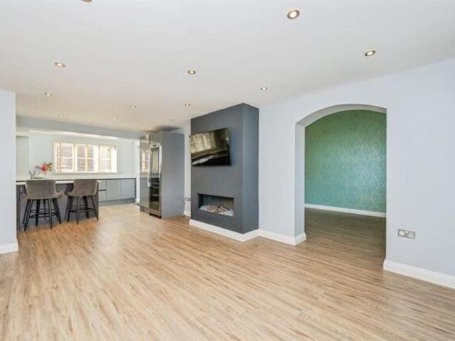 For Sale 4 Bedroom House Stanton Stanton DLS101379196