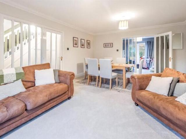 For Sale 4 Bedroom House Stirling Stirling DS98765820