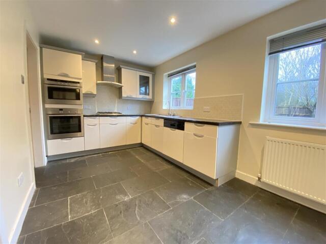 For Sale 4 Bedroom House Stockport Greater Manchester DLS99315363