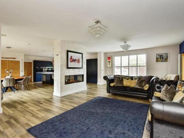 For Sale 4 Bedroom House Stoke On Trent Stoke on Trent DLS101675660