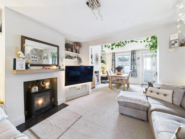 For Sale 4 Bedroom House Stonehouse Gloucestershire DLS101678388
