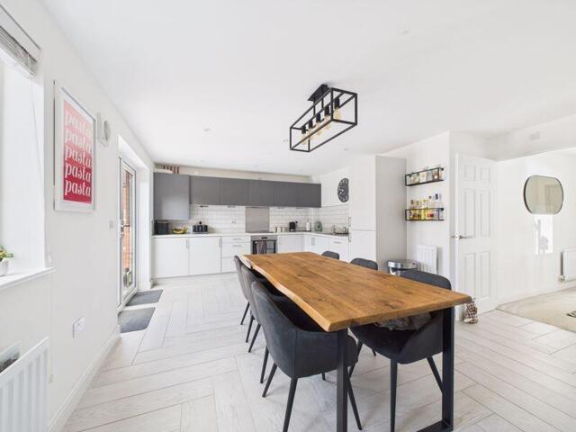 For Sale 4 Bedroom House Stonehouse Gloucestershire DS99237110