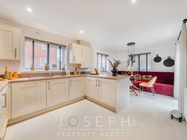 For Sale 4 Bedroom House Suffolk Suffolk DS100825018
