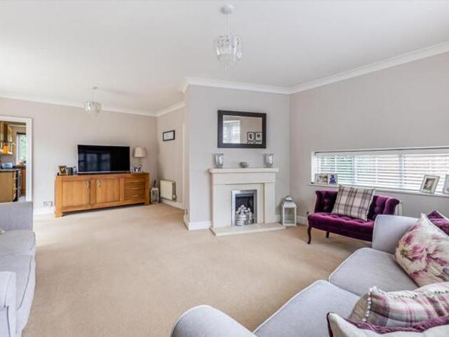 For Sale 4 Bedroom House Surrey Great London DS100132333