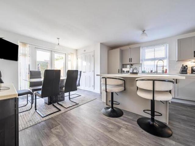 For Sale 4 Bedroom House Surrey Great London DS99161664