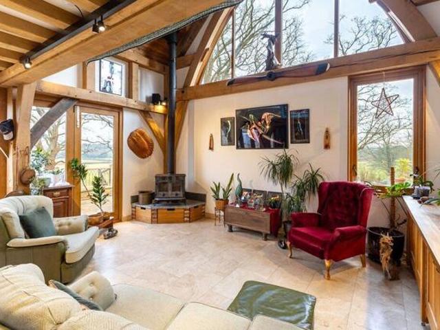 For Sale 4 Bedroom House Surrey Great London DS99840348