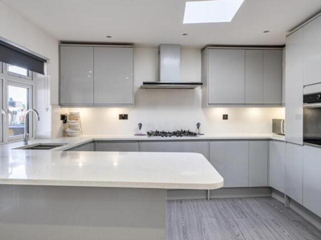 For Sale 4 Bedroom House Surrey Greater London DLS100540609
