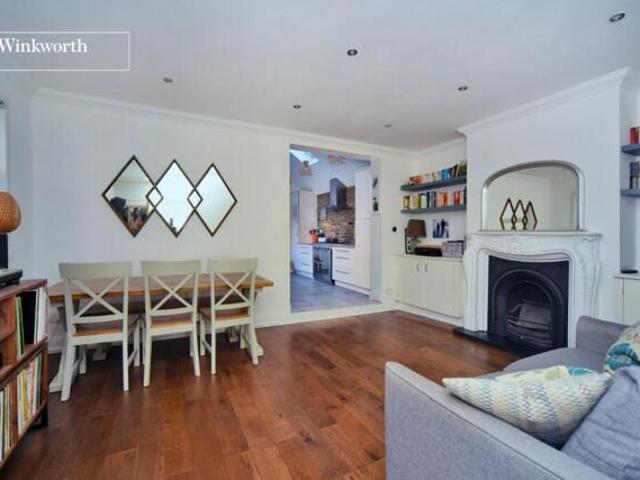 For Sale 4 Bedroom House Surrey Greater London DLS99277843