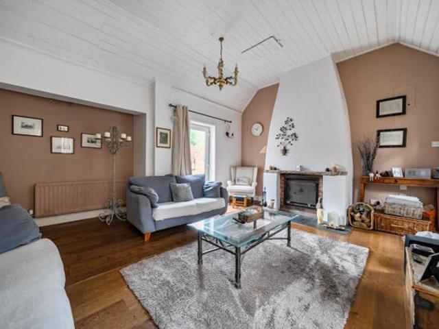 For Sale 4 Bedroom House Surrey Hampshire DLS99986422