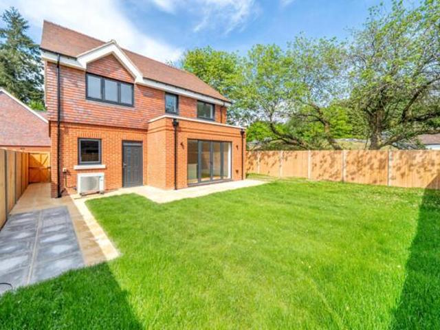 For Sale 4 Bedroom House Surrey Surrey DLS99951899