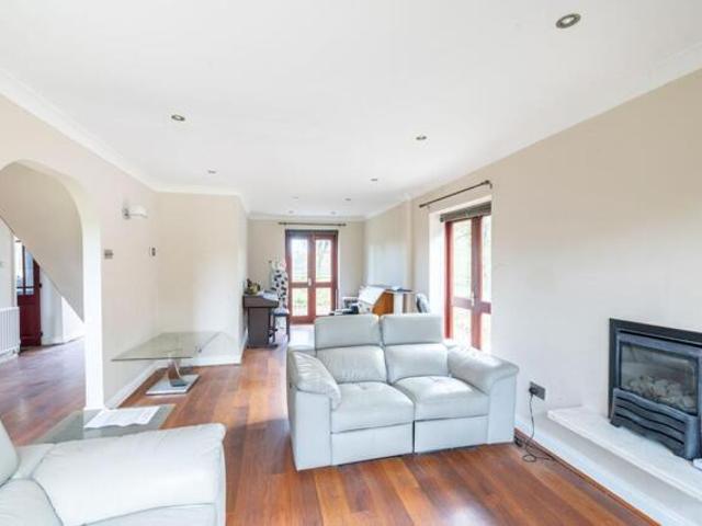 For Sale 4 Bedroom House Surrey Surrey DLS100503121