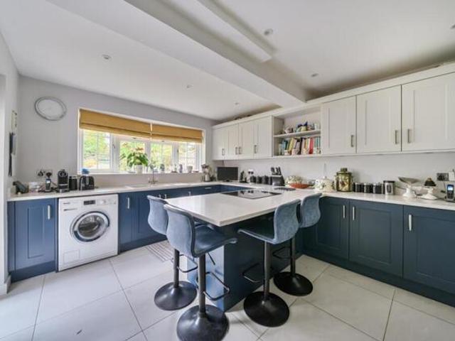 For Sale 4 Bedroom House Surrey Surrey DLS100503233